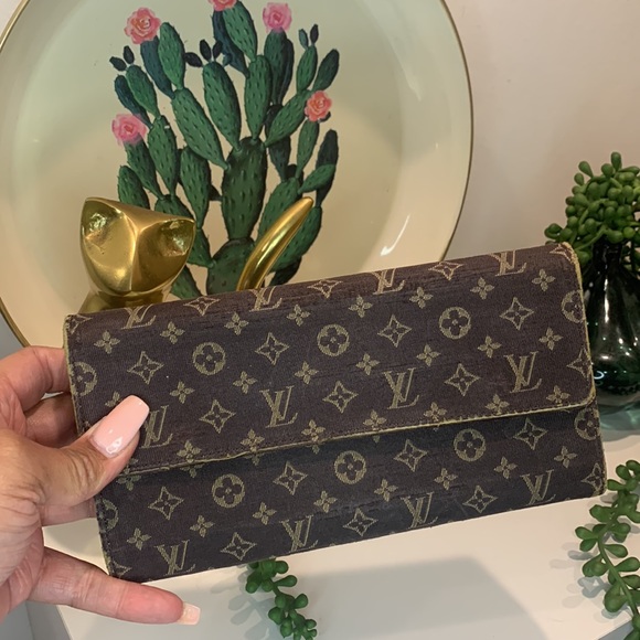 Louis Vuitton | Bags | Louis Vuitton Mini Lin Porte Sarah Long Wallet ...